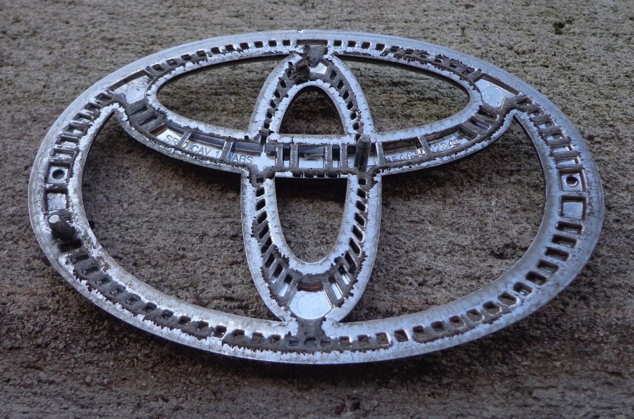 Toyota Matrix 4.25" trunk emblem badge decal logo rear OEM Factory ...