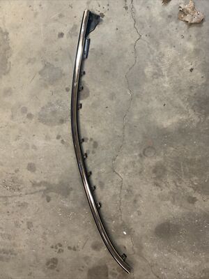 GM Front Door-Reveal Molding Left 23193176 | eBay