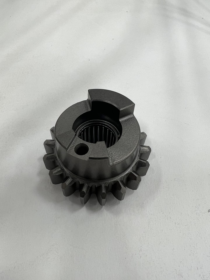 Yamaha 8CW-W1714-00-00 Rev Gear Sub-Assy1; 8CWW17140000 Made by Yamaha ...