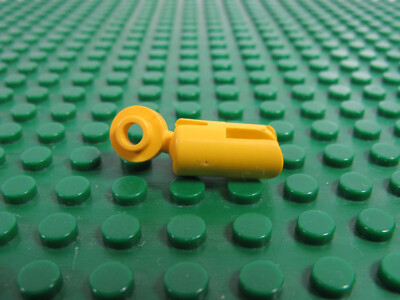1975 LEGO Yellow Arm Piece Tow Ball Socket w/Yellow Hand 190 263 258 ...