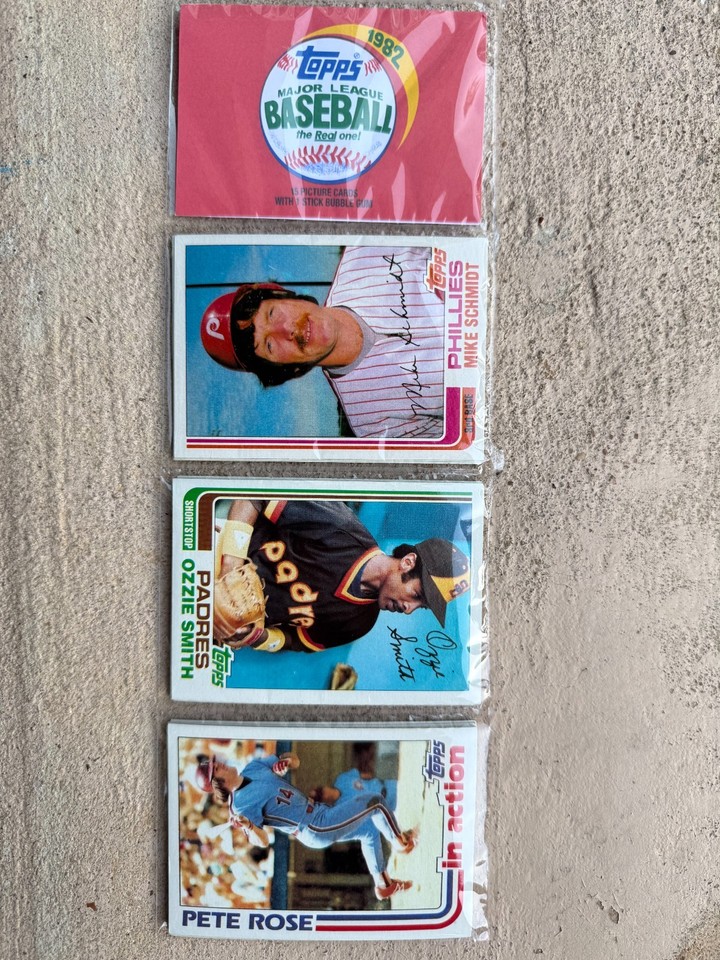 TWO 1982 Topps custom novelty rack packs Reggie, Brett, Rose, Ryan ...