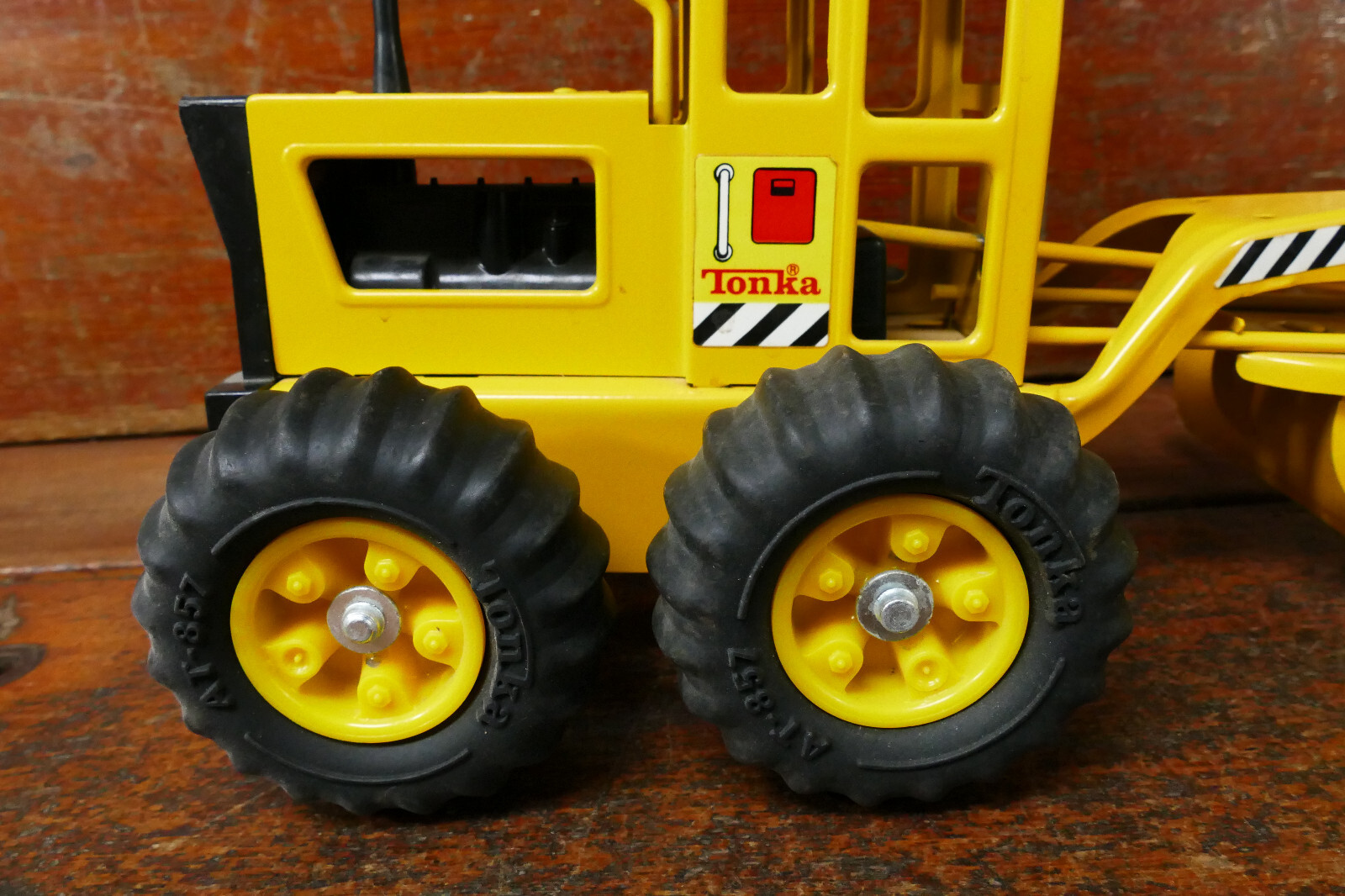 Vintage Yellow Tonka Road Scraper Grader Plow Tractor 16210-A Pressed ...