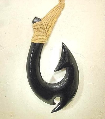 33MM MASTER-CARVED MAORI WATER BUFFALO HORN HEI-MATAU KORU FISH HOOK ...