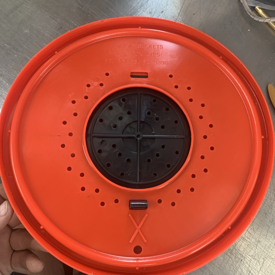 Gator 5 Gallon Live Bait Bucket Lid | eBay