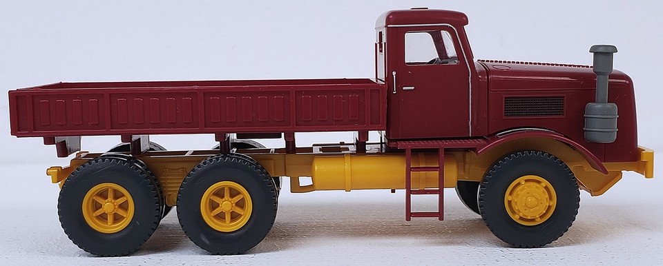 Wiking NEW HO 1/87 Scale Kaelble Heavy Duty 3-Axle Transport Tractor ...