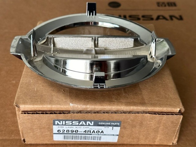 NEW OEM 2016-2019 NISSAN MAXIMA FRONT GRILLE EMBLEM W/O FRONT CAMERA ...