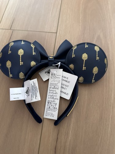 Club 33 Disneyland Minnie Mouse Backpack & Ear Exclusive Gold Key 2025 ...