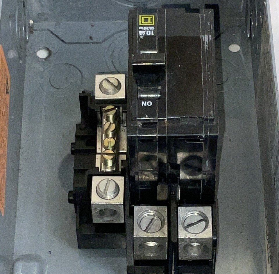 SQUARE D QO2-4L70S Circuit LOAD CENTER 240VAC 30AMP Circuit BREAKER ...