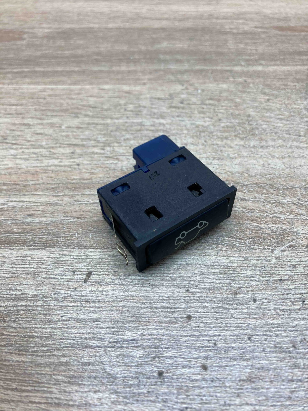 8365579 459700 BMW E series Bootlid Tailgate Push Button Switch | eBay