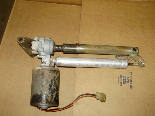 Tested - Cessna 150 Flap Motor and Drive System, 12V, PN: C301002-0103 ...