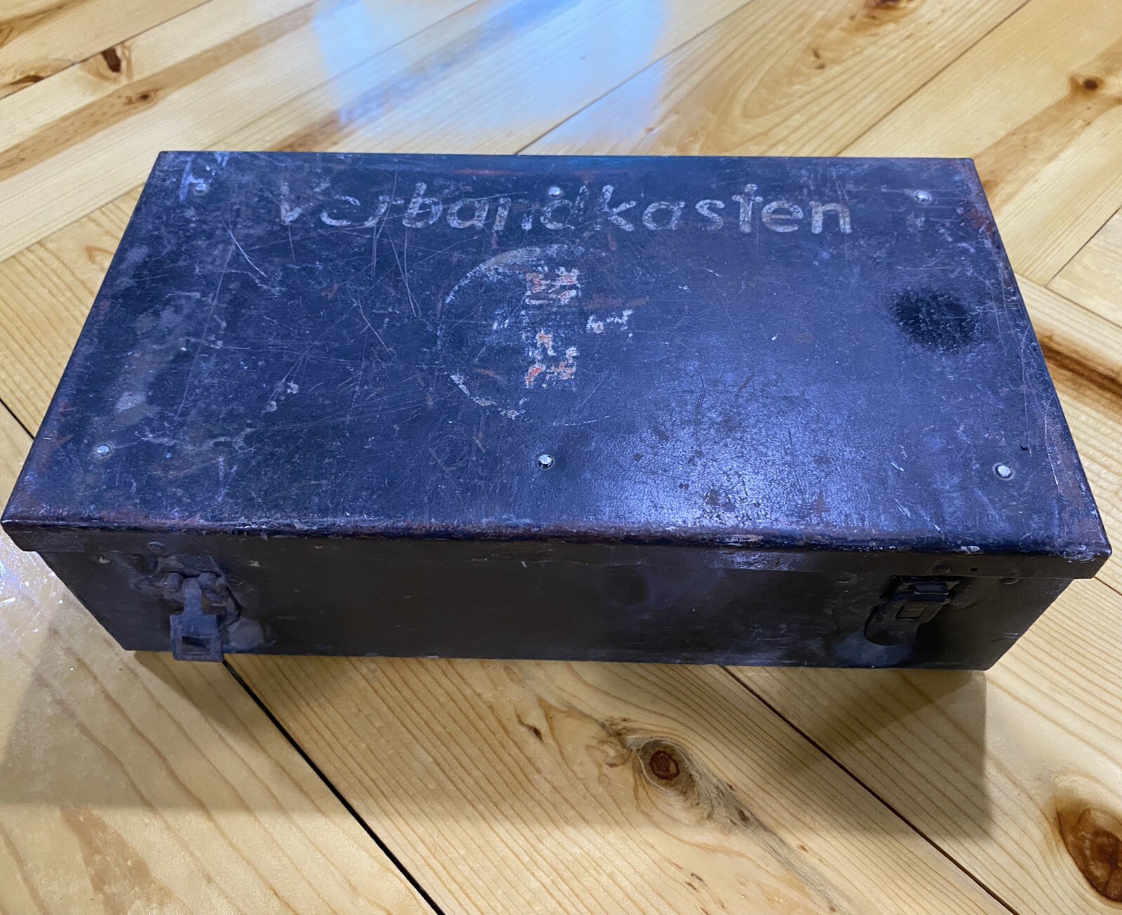 WWII WW2 German First Aid Kit Verbandkasten 1940 Case Box Metal Medical ...