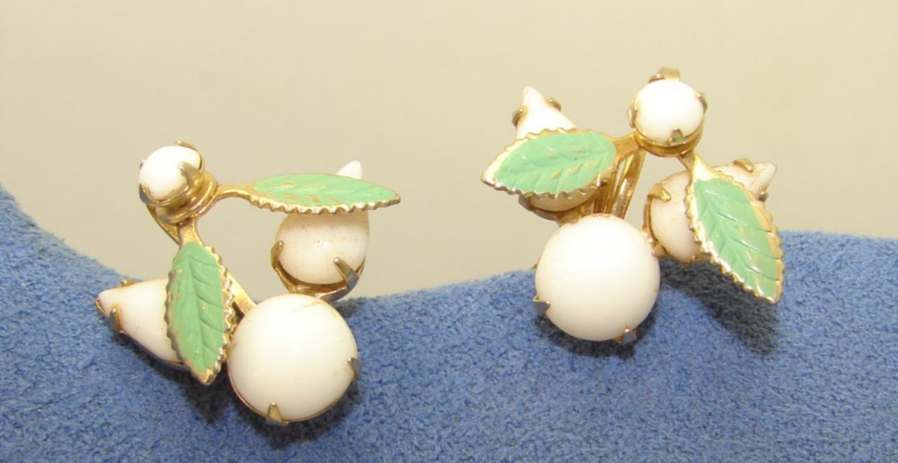 Vintage Duane Milk Glass Beads W Green Enamel Leaves Necklace & Earring ...