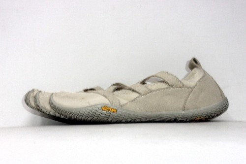 Vibram Women's FiveFingers Alitza Loop Shoes, Beige, 40 EU / 8-8.5 US ...