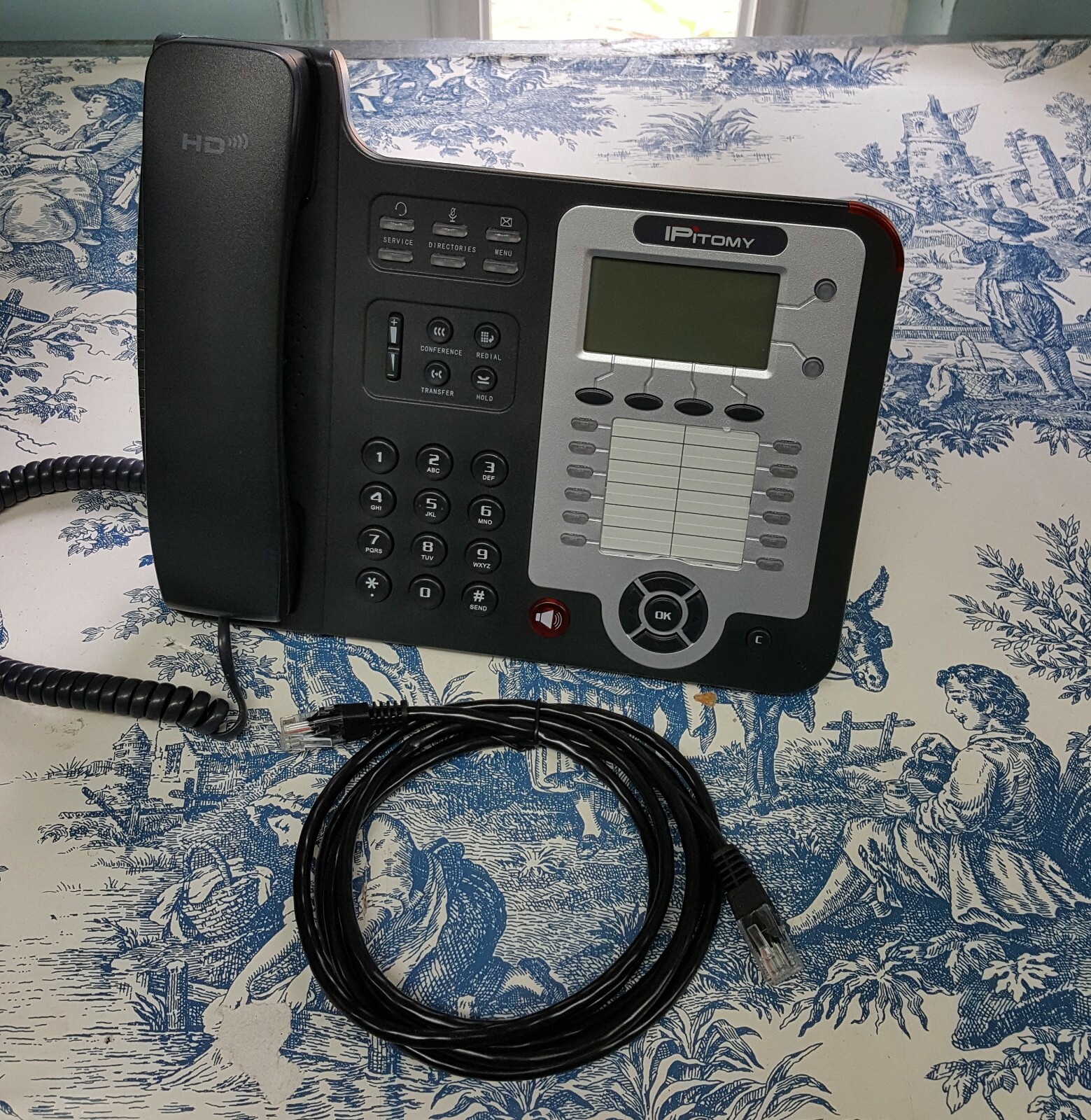 IPitomy IP320-P SIP IP VoiP Display Phone HD Voice Tested by Phone Tech ...