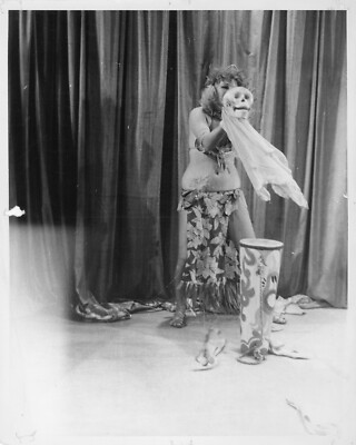 Original 1950s Genii Young Cheesecake Hollywood 8x10 Burlesque Pin Up ...