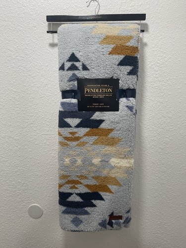 NWT Pendleton Peak Canyon Southwest Aztec Blue Multi Sherpa Throw ...
