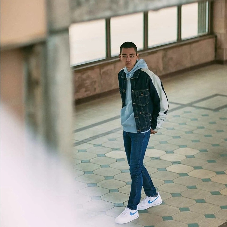 NWOT Off-White Blue and White Jean Jacket Trending Sleeve Color Block ...