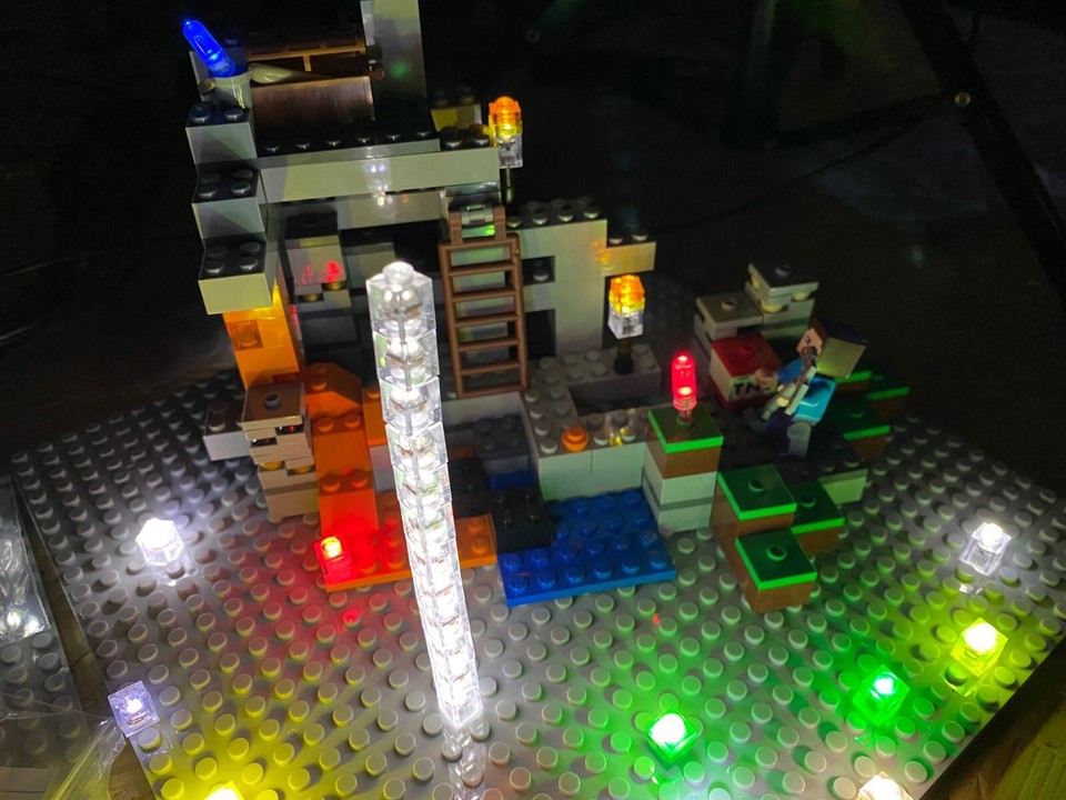 BrickLites Wirelessly Powered Light Kit for LEGO Bricks MEGA Blocks LED ...