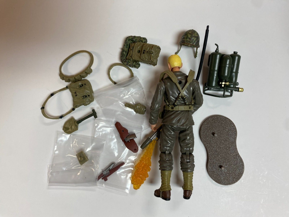 1:18 Marauder Task Force WWII US Marine Flamethrower Geared Up Figure ...