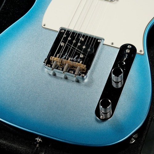 Fender Limited Edition Showcase Telecaster Sky Blue Metallic Safe ...