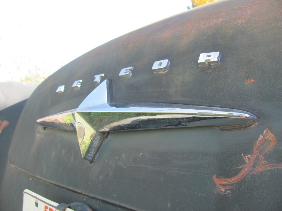 1952 - 1953 FORD METEOR TRUNK LID STAR ORNAMENT EMBLEM BADGE LOCK ...