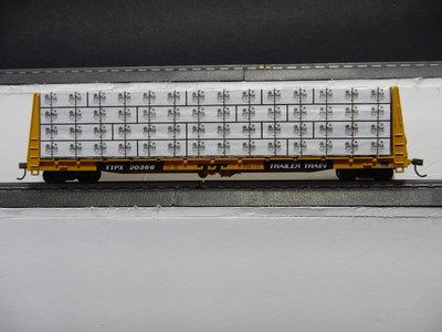 Solid Wood Wrapped Lumber Load for HO Scale 60 Foot Bulkhead Flat Car ...