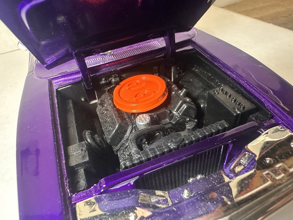 Hot Wheels 1969 Dodge Charger R/T Hemi Purple Team Baurtwell 1:18 ...