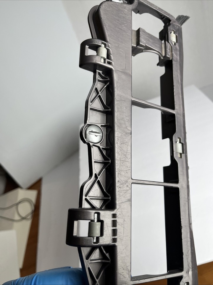 DYSON DC14 DC33 FLOOR NOZZLE BOTTOM SKID SOLEPLATE ASSEMBLY OEM PART ...