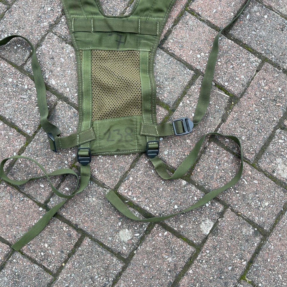 UK BRITISH ARMY SURPLUS ISSUE 90 Patt. PLCE MAIN WEBBING YOKE OLIVE ...