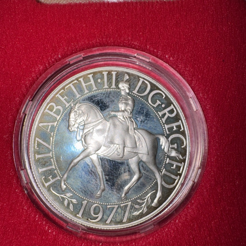 1977 Queen Elizabeth II Silver Jubilee £5 Coin | eBay UK