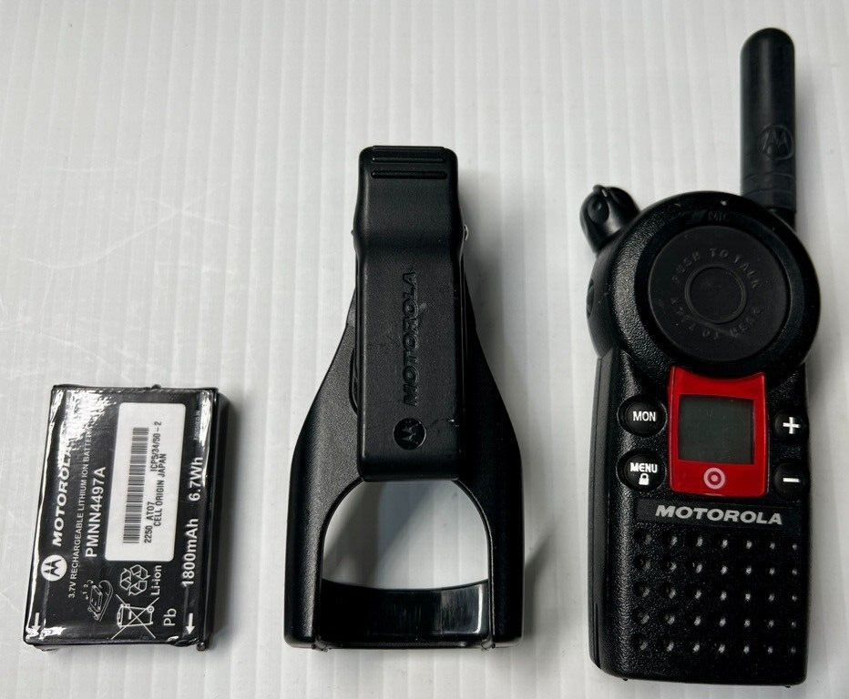 Motorola GS1810 Target Two-Way Radio UHF Walkie Talkies | eBay