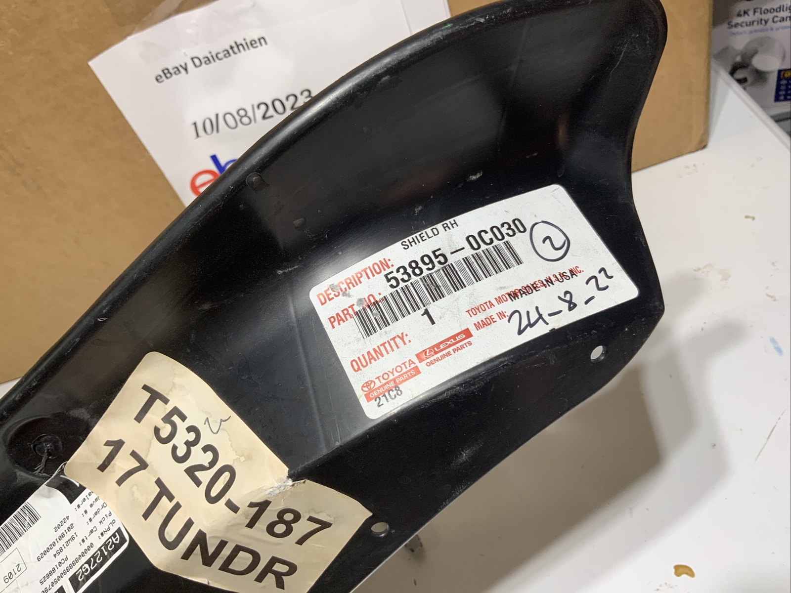 2014-2022 TOYOTA TUNDR RIGHT SIDE FRONT FENDER SPLASH GAURD 53895-0C030 ...