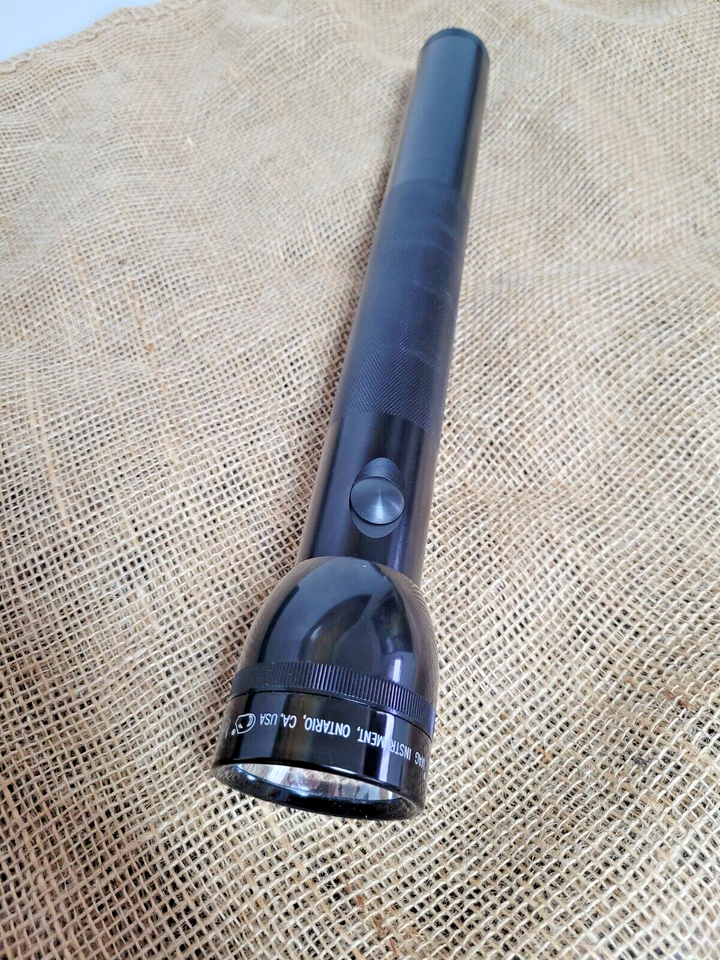 Mag-Lite 4 D Cell Black Feature Aircraft Grade Aluminum One Piece ...