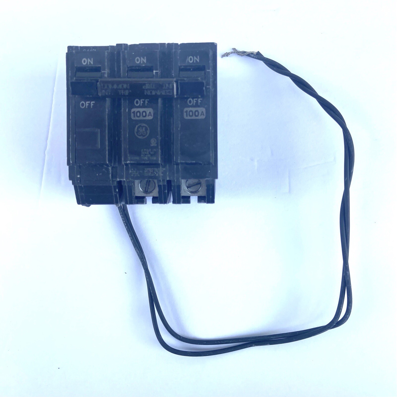 THQB21100ST1 GE 2 POLE 100 AMP THQB21100 W/ SHUNT TRIP TQSTA1 CIRCUIT ...