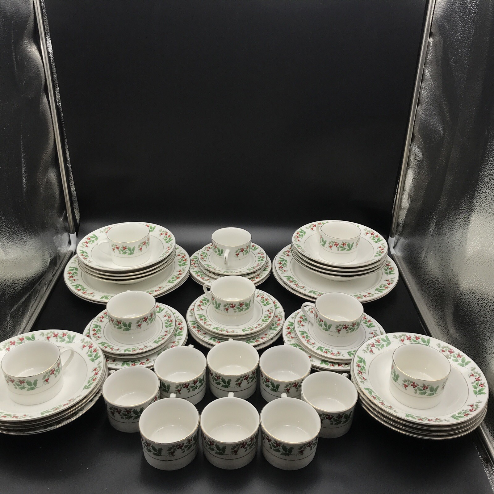 Gibson Housewares Vintage China Christmas Charm Delight 52Pc Dinner Set ...