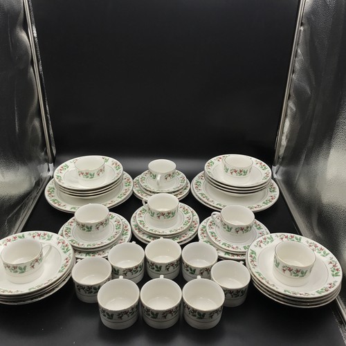 Gibson Housewares Vintage China Christmas Charm Delight 52Pc Dinner Set ...