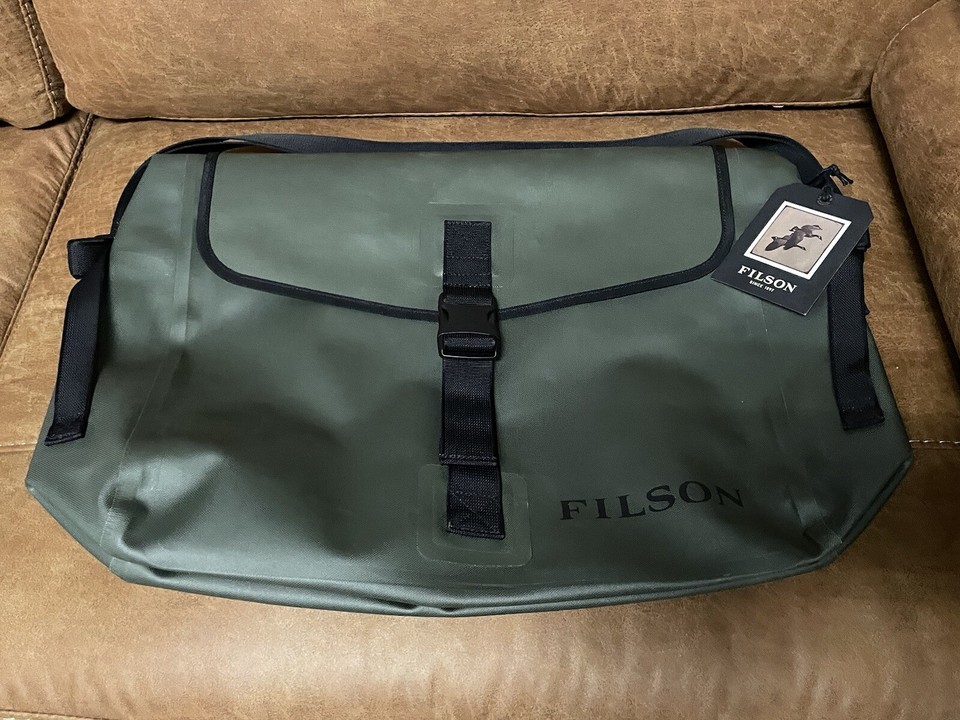 Filson Sportsman Dry Messenger Bag Green Shoulder Strap Waterproof 25L ...