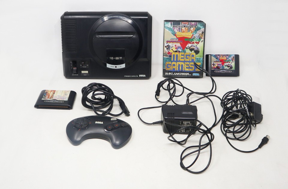 VINTAGE SEGA MEGA DRIVE 16-BIT CONSOLE BOXED CONTROLLER MEGA GAMES I ...