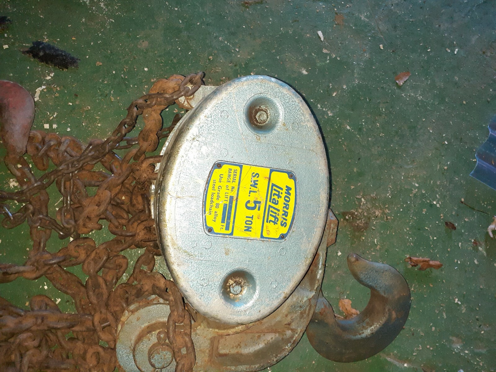5 ton morris chain block. Long chains very heavy duty . Good working ...