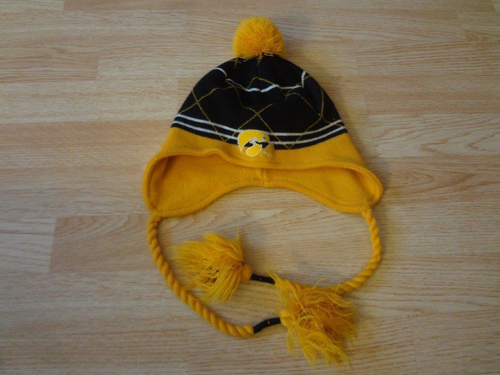 Women's Iowa Hawkeyes Beanie Stocking Cap Hat Fuzzy Ball Captivating ...