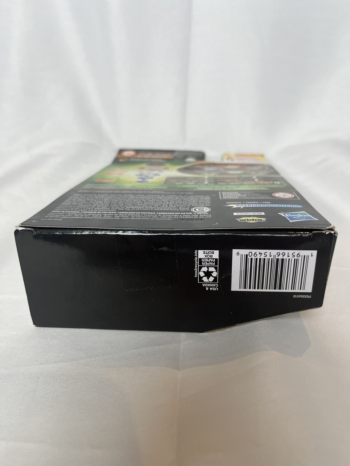 BRAND NEW Beyblade Burst QuadDrive Cyclone Roktavor R7 Spinning Top ...