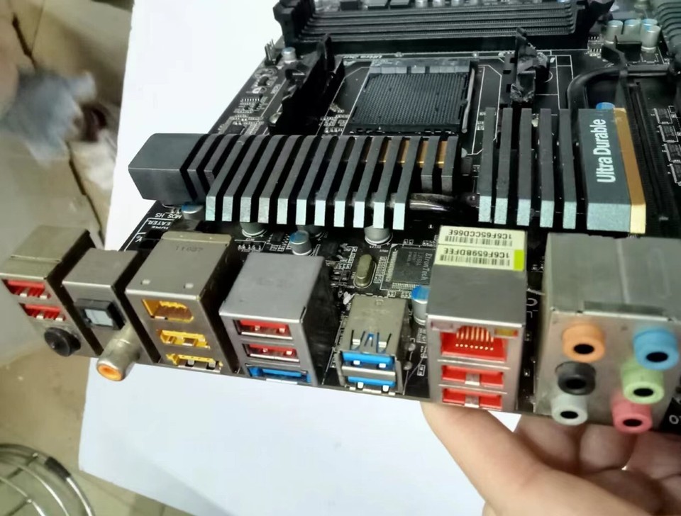 Gigabyte GA-990FXA-UD7 AM3+ AMD 990FX ATX Desktop Motherboard DDR3 ...