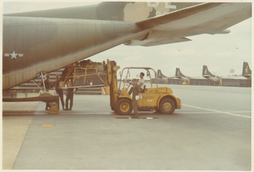 Vietnam PHOTO- Army GI w/176TH ASSAULT HELICOPTER CO at CHU LAI - I ...