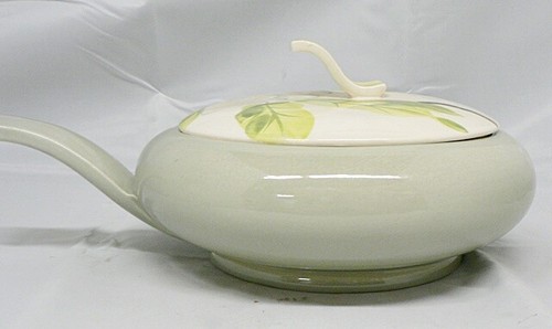 RED WING POTTERY " MAGNOLIA " PATTERN CASSEROLE WITH HANDLE & LID | eBay