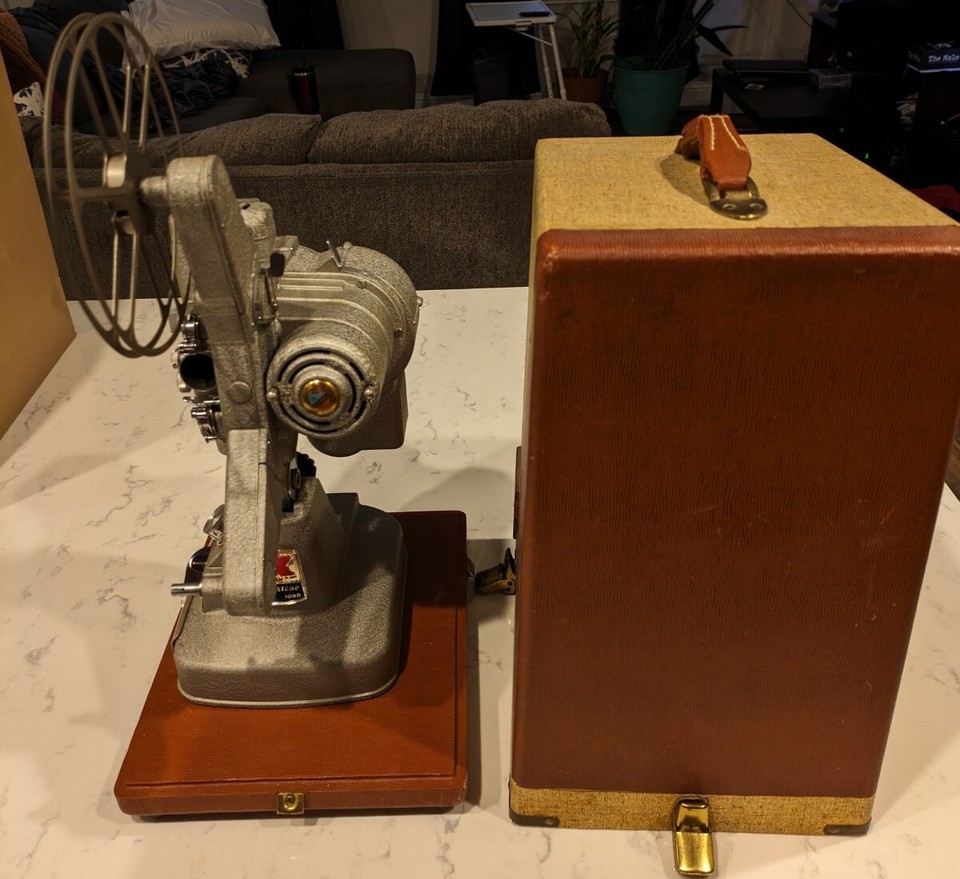 Vintage Keystone Regal K-109D 8 mm Film Projector with Case And Manual ...