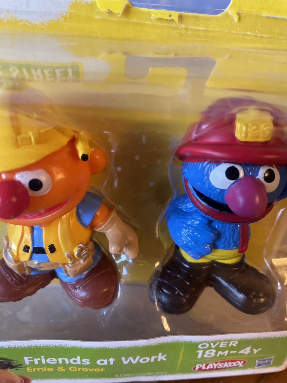 PLAYSKOOL SESAME STREET FRIENDS AT WORK ERNIE & GROVER 2012 NEW IN ...