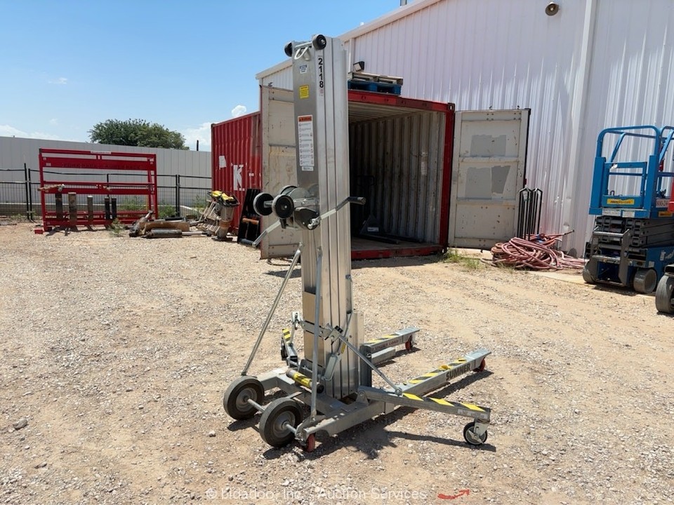 2022 Sumner 2118 18' Portable Material Lift Hoist 650 lbs Capacity ...