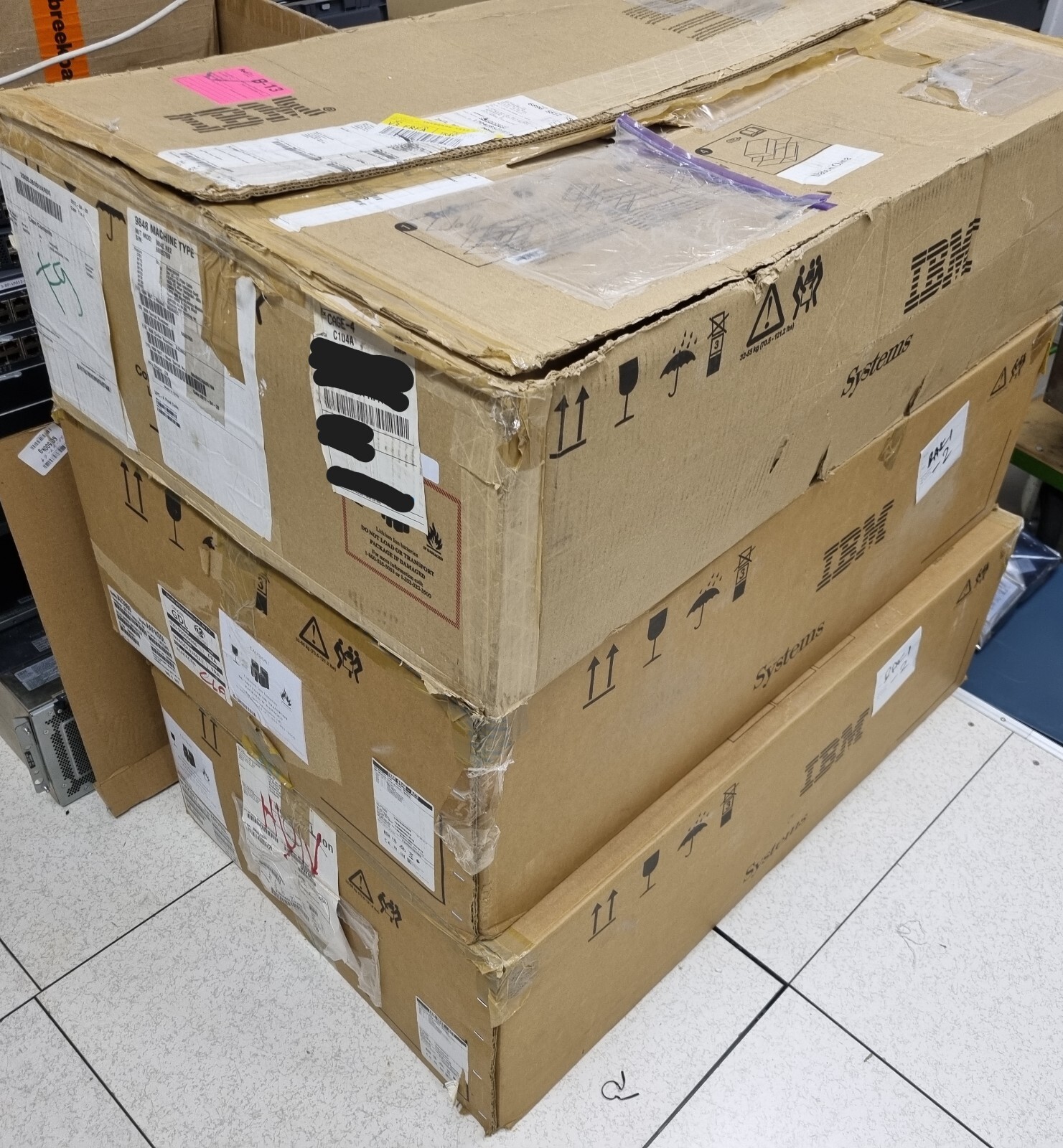 ibm flashsystem V9000 2x Control Enclosure 9848-AC3 Storage Enclosure ...