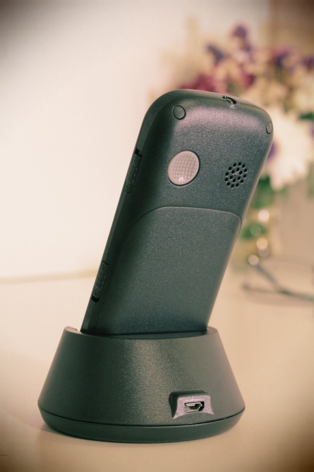 Mobile Cell Phone For Senior Citizens Big Dial Buttons Help SOS ...