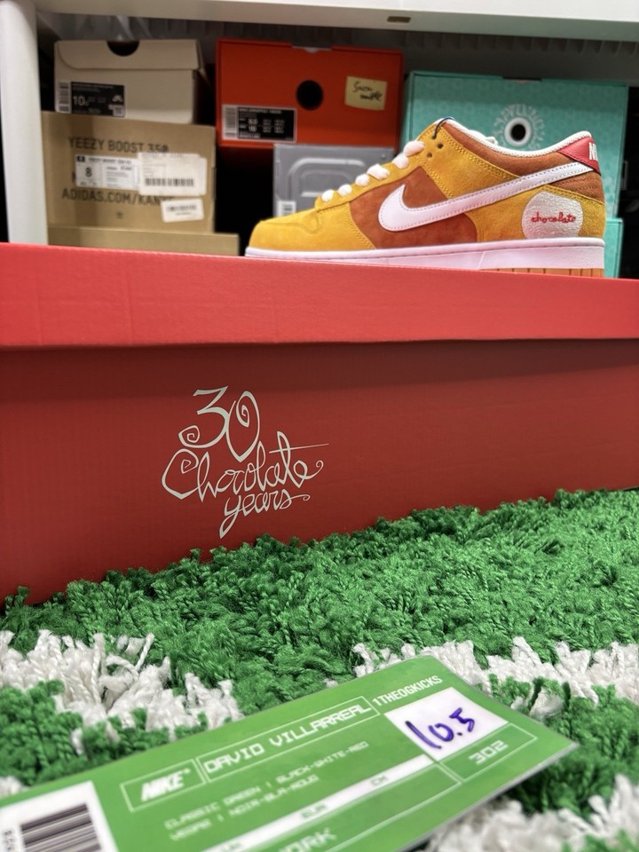 Nike SB x Chocolate Skateboards Dunk Low Sun Friends and Family Sample ...